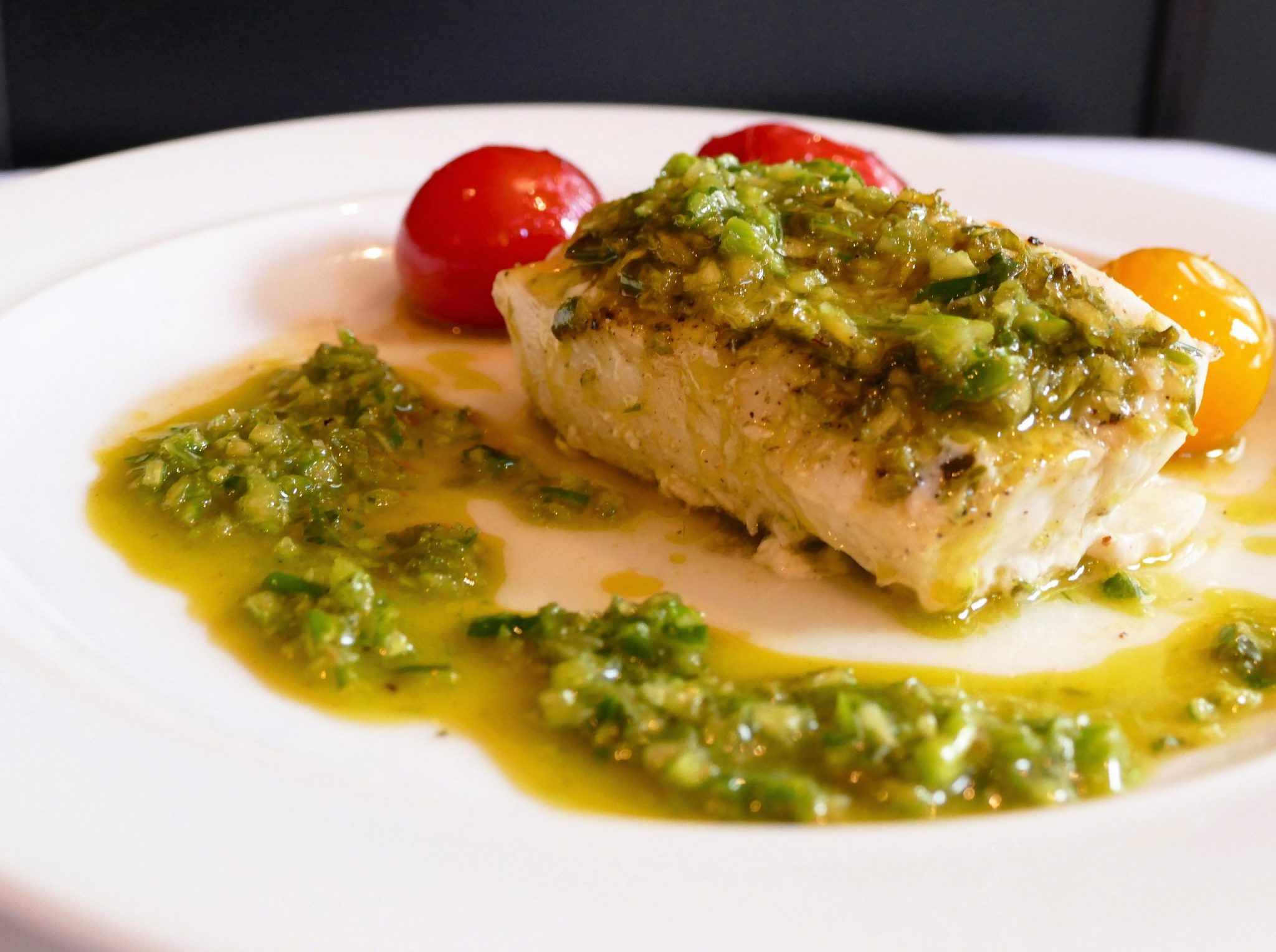 Flétan ou autre poisson à chair blanche à la fleur d’ail et au basilic ...